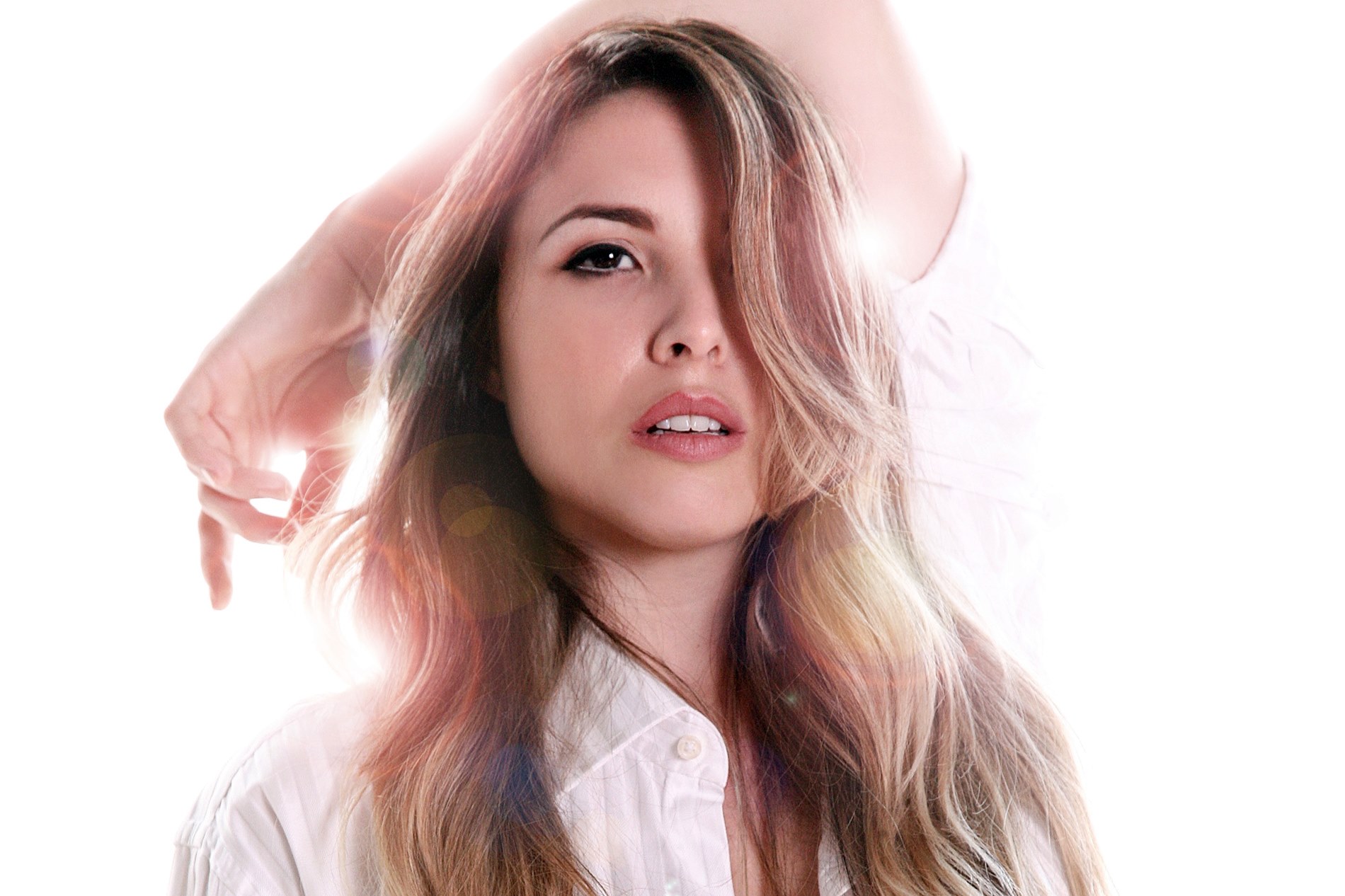 Repleto de hits, Millah lança seu primeiro álbum: EU SOU/ IAM » Zimel
